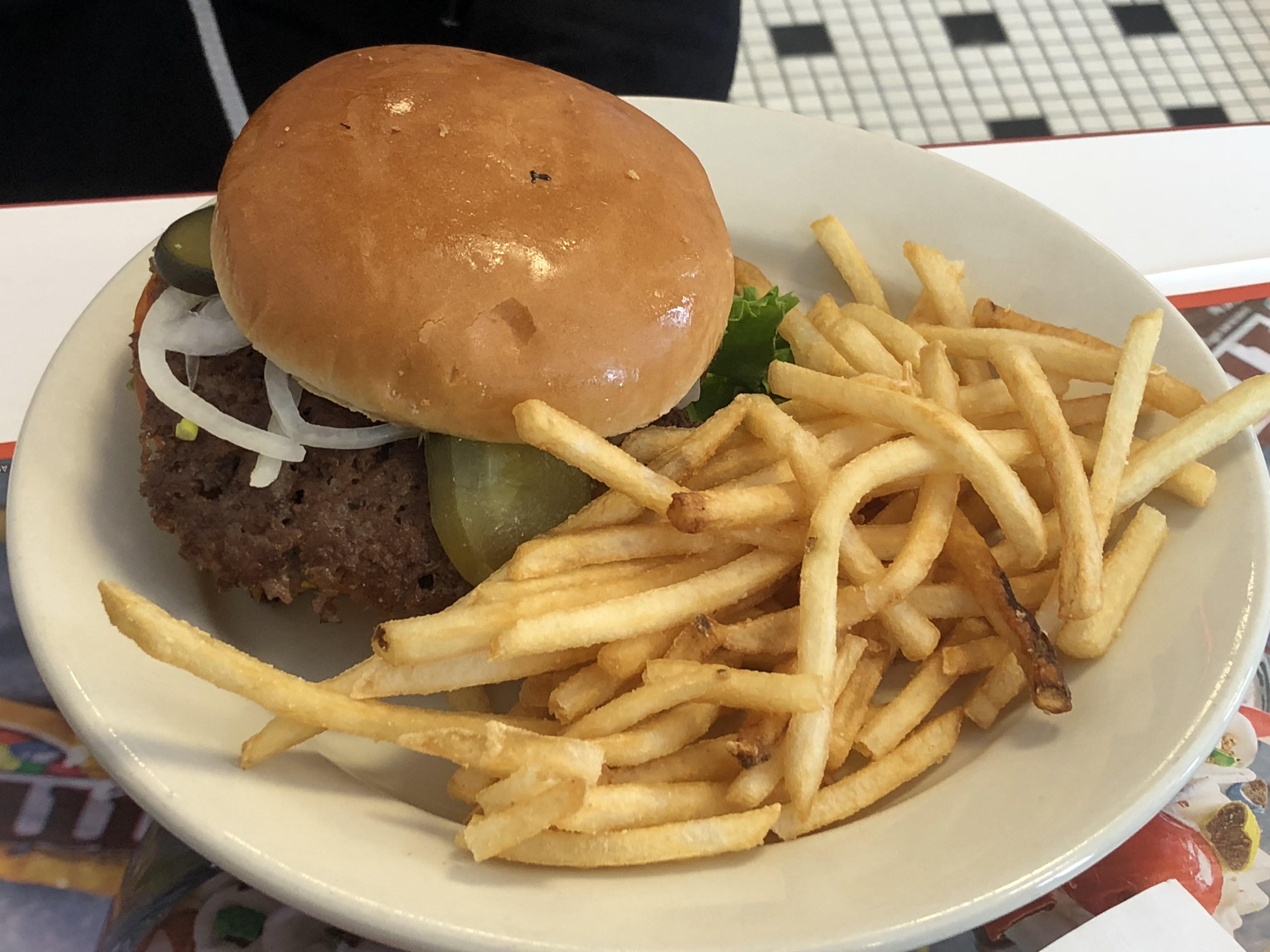 Food Face-off: Freddy’s fast food serves up win over Steak ‘n Shake ...