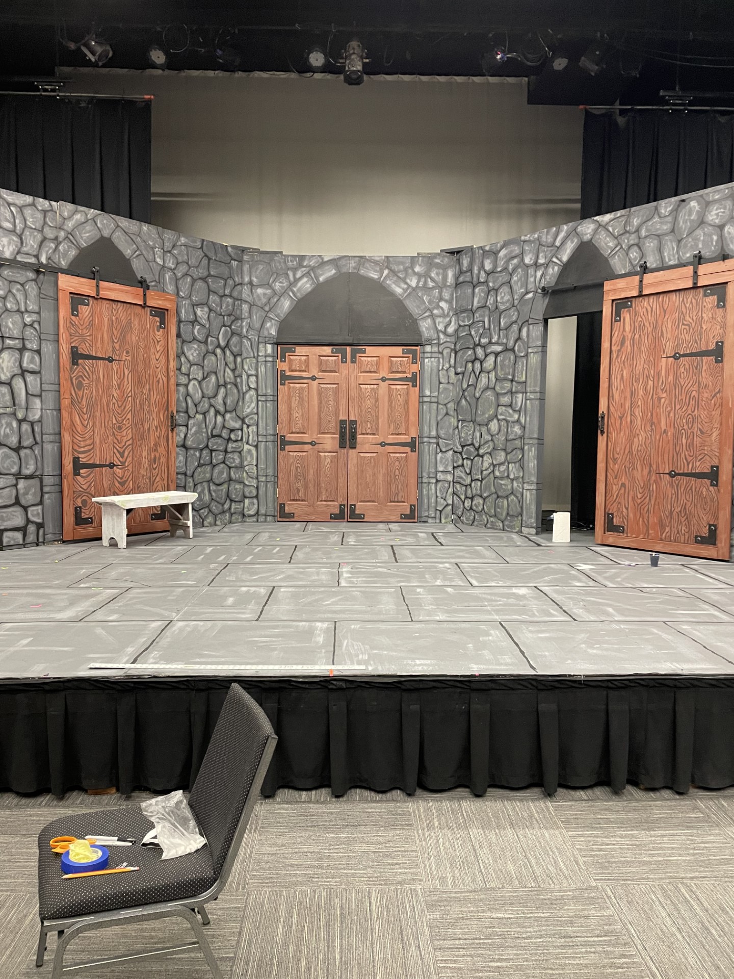McNicholas students “bite in” to a spectacular performance of “Dracula ...